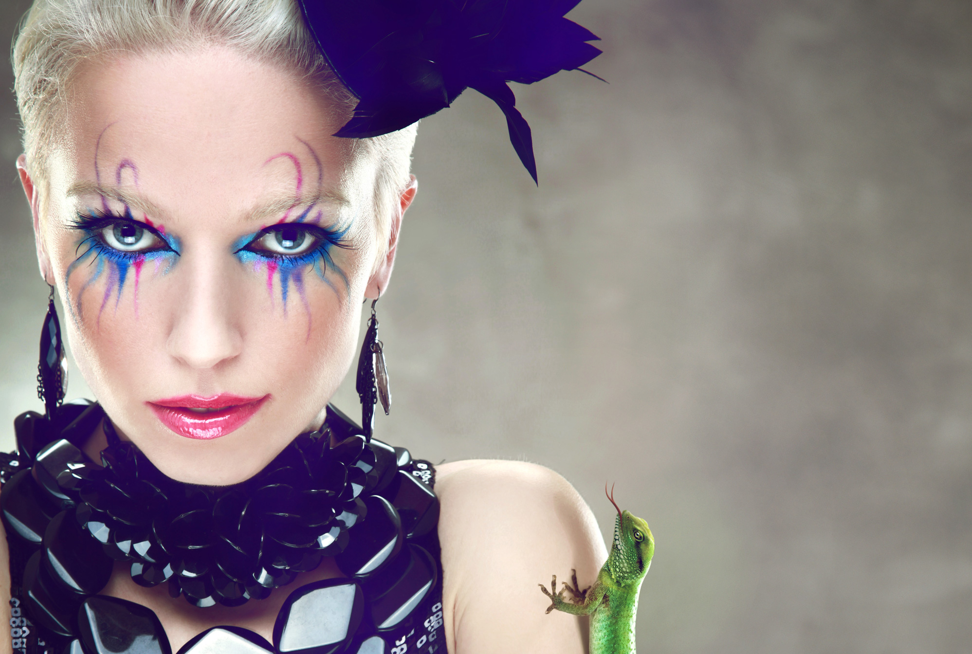 vivid-logo-bk | 株式会社ViViD